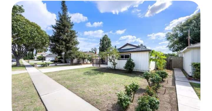 Charming Fullerton Retreat Near Disney & Downtown - Anaheim