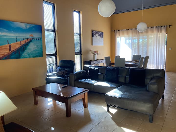 Questro Breeze Downstairs - Kalbarri
