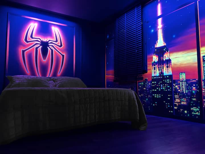 Spider Room By Magihom (Studio 8' Disneyland) - Bailly-Romainvilliers