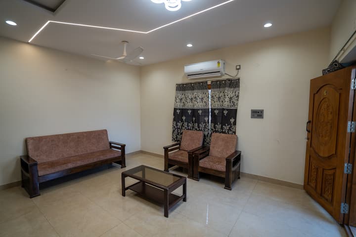 Simply Yours I 3bhk By Homeyhuts (Sf) I Near Beach - Visakhapatnam