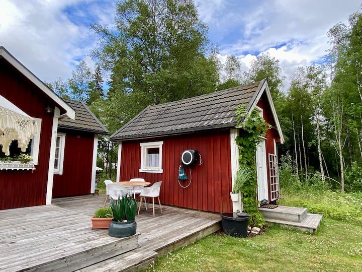 Schwedenhäuschen + 2 Katzen Für Pärchen & Familien - Nässjö