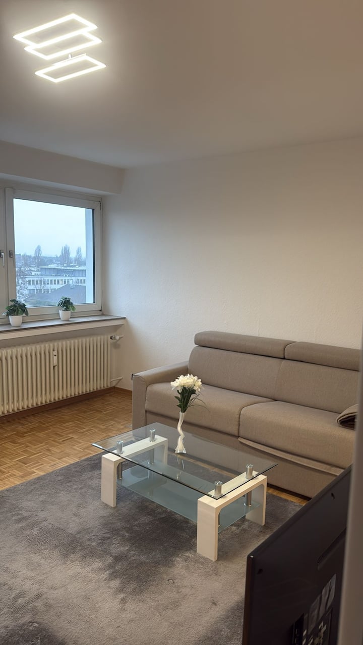 2 Zimmer Wohnung/ Balkon/ Mittelfeld - Hannover