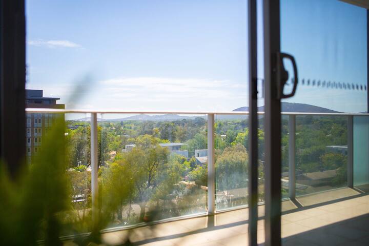 Top Floor Braddon 1br | Parking+light Rail+gym - Canberra