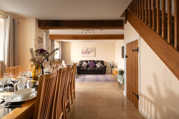 Golightly Cottage - At Webbington Farm - Weston-super-Mare