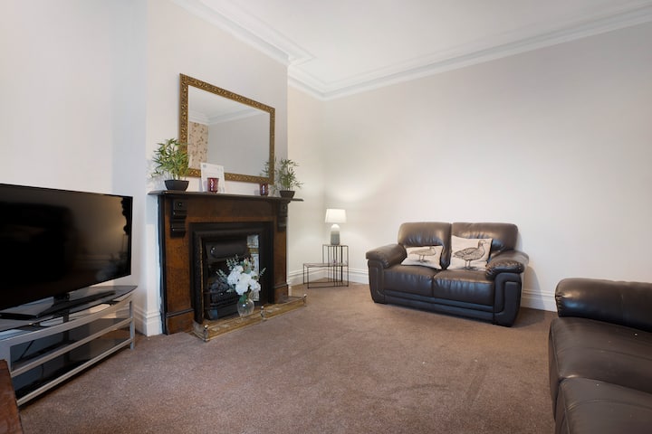 Contractor House In Redcar | 5 Beds | Sleeps 8+ - Redcar