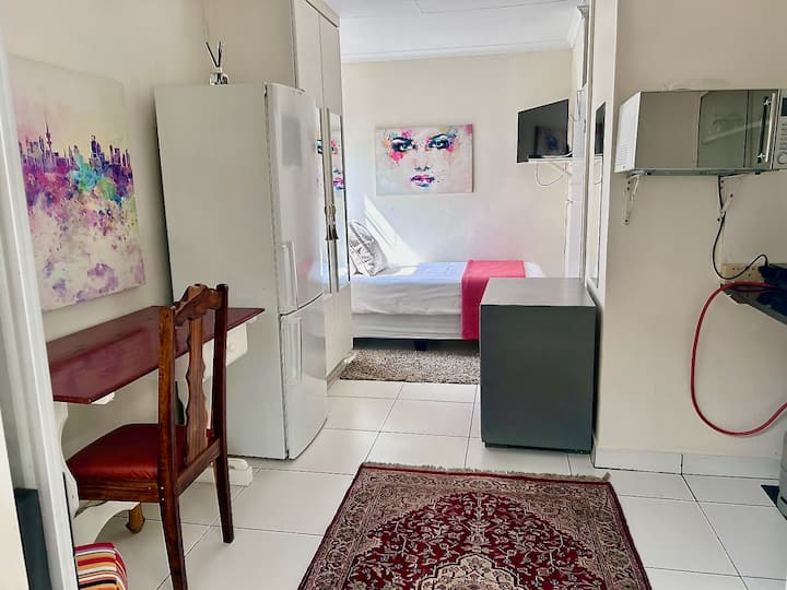 Clivia - The Room For The Discerning Friend - Pretoria (South Africa)