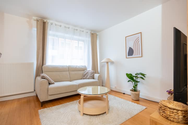 Cocon Moderne à 3min Plage & Gare + Parking - Valbonne