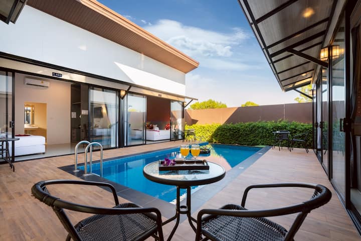 Four-bedrooms Private Pool Villa With Kitchenette - Phuket district, Thailand