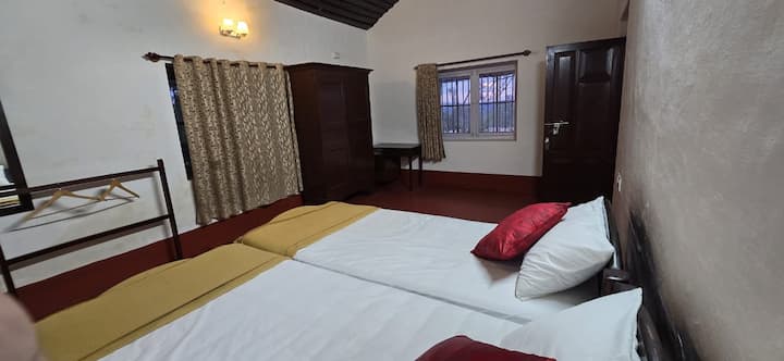 Ossoor Homestay – Quad Room - Sakleshpura