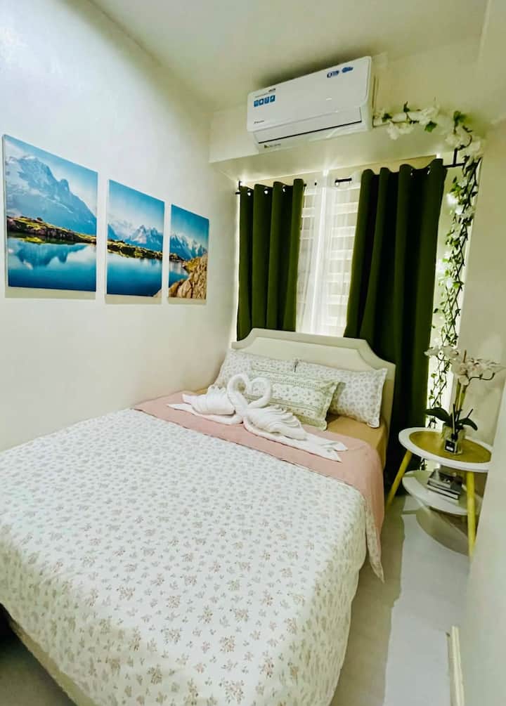 Cozy 2br Unit At Azure Urban Resort Parańaque. - Muntinlupa