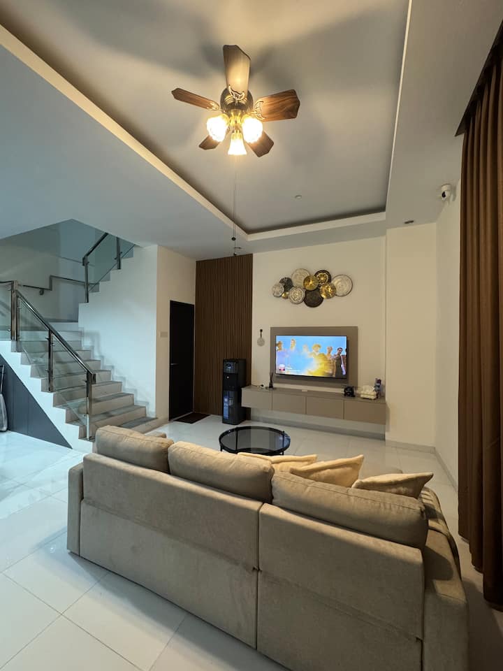 3 Bedroom Villa With Private Pool In Batam Center - Batam