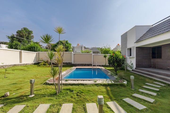 Jhilmil Villa|hill Views Pool| 1hr Koramangala Hsr - Hosur