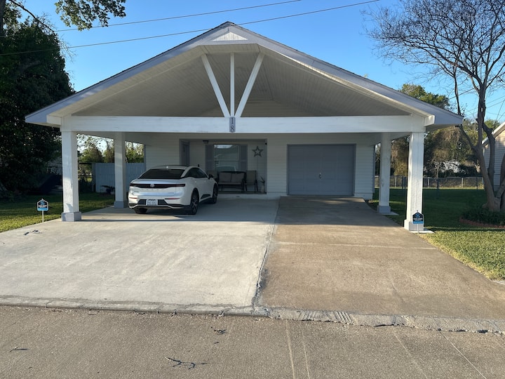 Beautiful House With Huge Parking. - The Blue Lagoon, Vinton