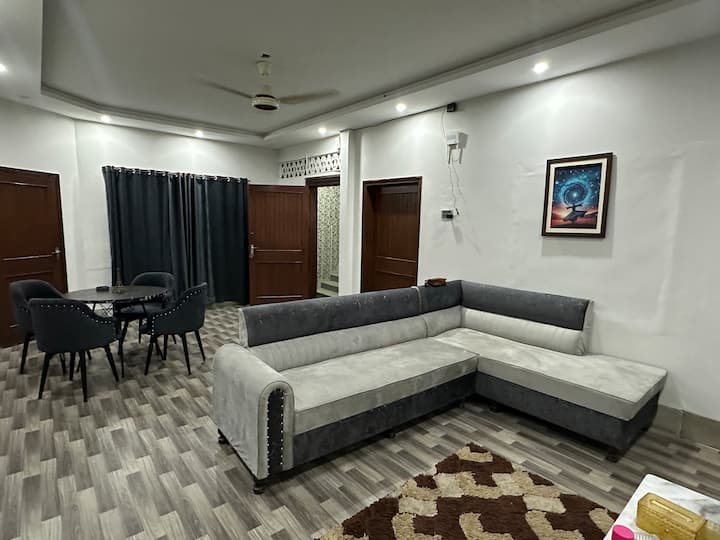 Elegant 3-bed Apartment In Karachi - Karachi