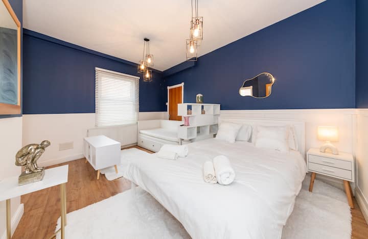 River Thames Studio Flat • 2 Beds - Henley-on-Thames