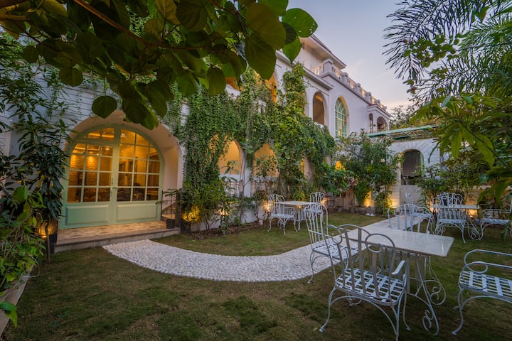 Lumira Luxury 6bhk • Pool • Bathtubs • Lawn - Udaipur