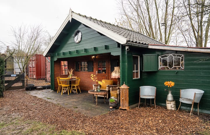 Slapen Tussen De Schapen Bij Vrouwtje Poppy - Tiel