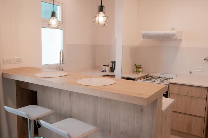 ÉPoca. Estilo Y Tradición En El Centro De Tandil. - Tandil