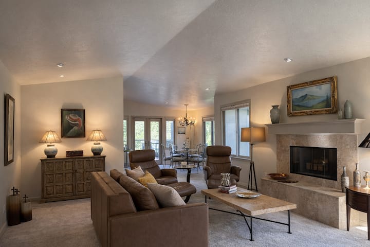 Secluded 2br Carmel Retreat Peaceful & Private - Monterey, CA