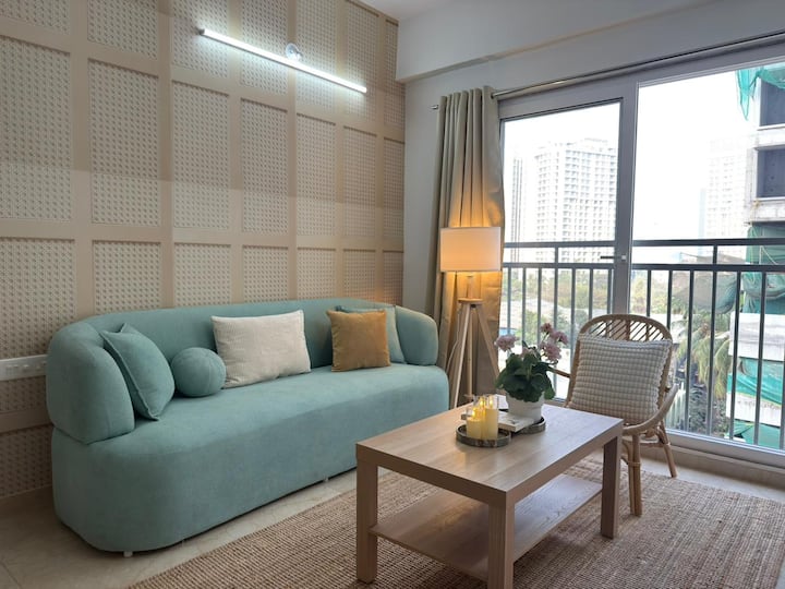 Adorable 2bhk With Parking Near Bkc Metro - Mumbai