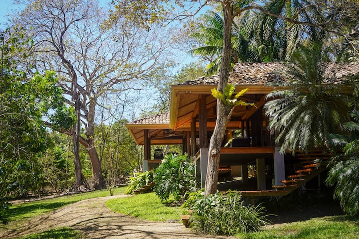 Casa E Campo 2-
Bungalow Privado Con
Jacuzzi - Orotina