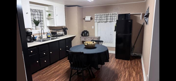 Apt Weatherford, Free Wi-fi, Washer Dryer - Weatherford, TX