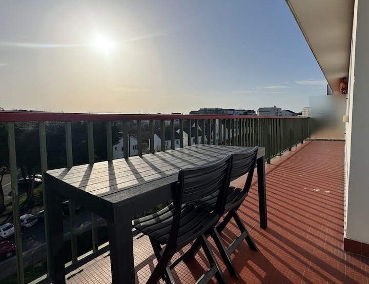 T2 Lumineux 42m² • Balcon • Fibre • Parking Facile - Saint-Nazaire