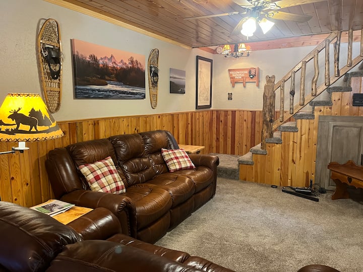 New Centennial Chalet 20 Min To Yellowstone! - Henrys Lake, ID