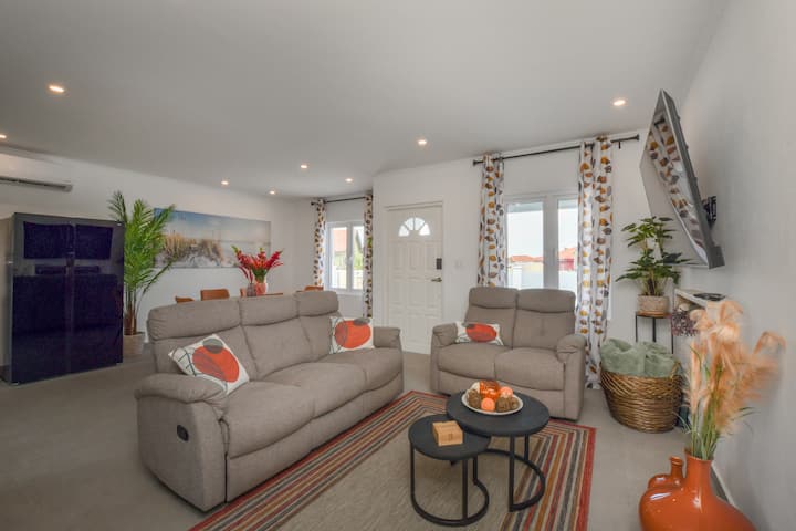 Modern Comfort Meets Cozy Charm 3bdr/2bath Villa - Aruba