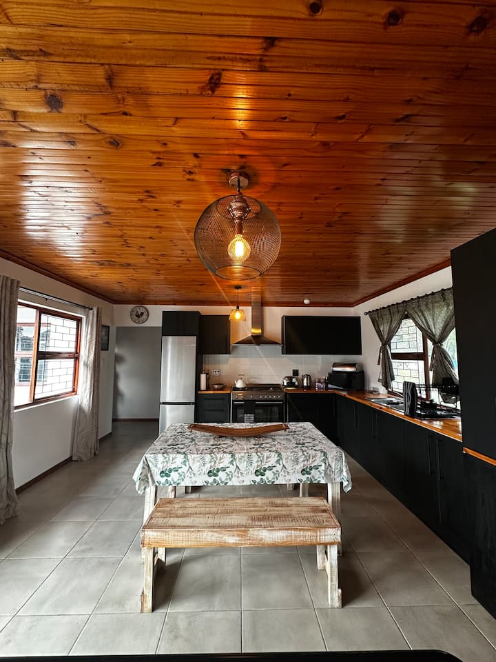 Two-bedroom Home With En-suite Bathrooms! - Grabouw