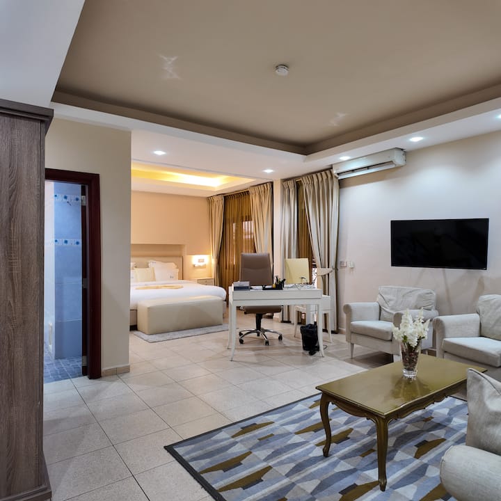 18 Suites Dans Hôtel -  Bonapriso Douala  Cameroun - Douala