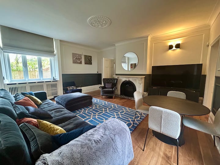 Stunning Two Bedroom Apartment In Bickley Bpr - Bromley