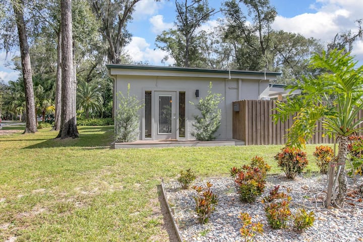 Nana’s Cottage - DeLand, FL