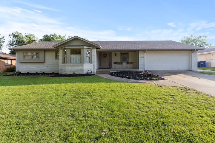 Lafortune Pool Plaza - Tulsa, OK