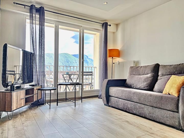 Superbe T1 Au Pied Du Tram Avec Grand Blacon - Annemasse