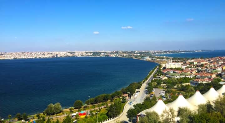 Expansive Sea View Penthouse With Parking - Beylikdüzü