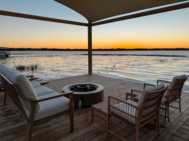 Lakefront Sunset Haven | Pool + Dock - Winter Haven, FL