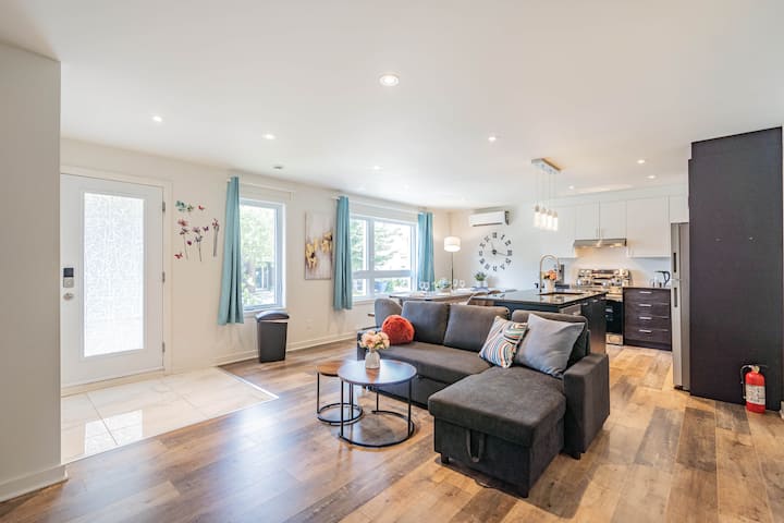 Your Stylish Tranquility Getaway | 2 Free Parking - Boucherville