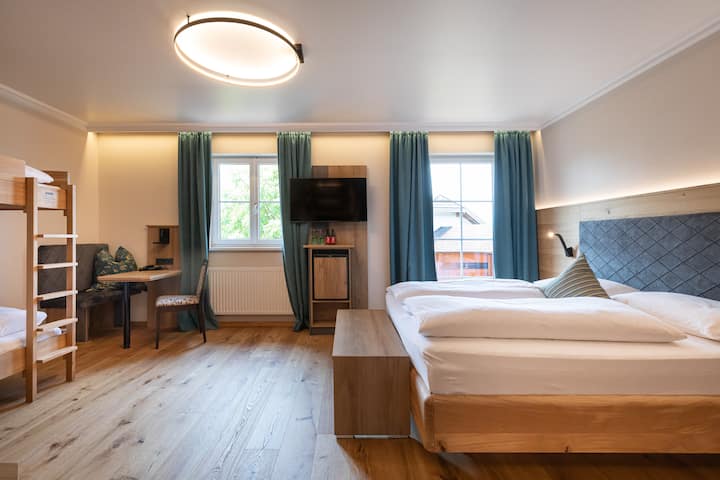 Top 4; Großzügiges Apartment Mit Balkon - Bad Reichenhall