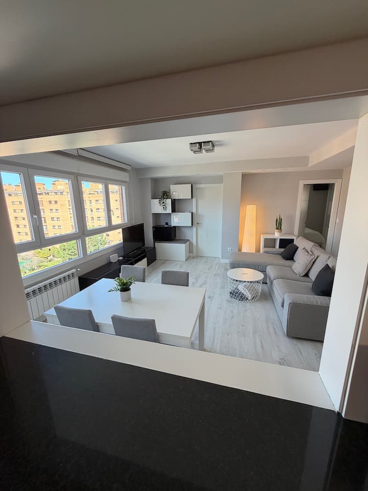En Las Tablas 2 Hab + 2 Baños + Parking + Gym - Madrid