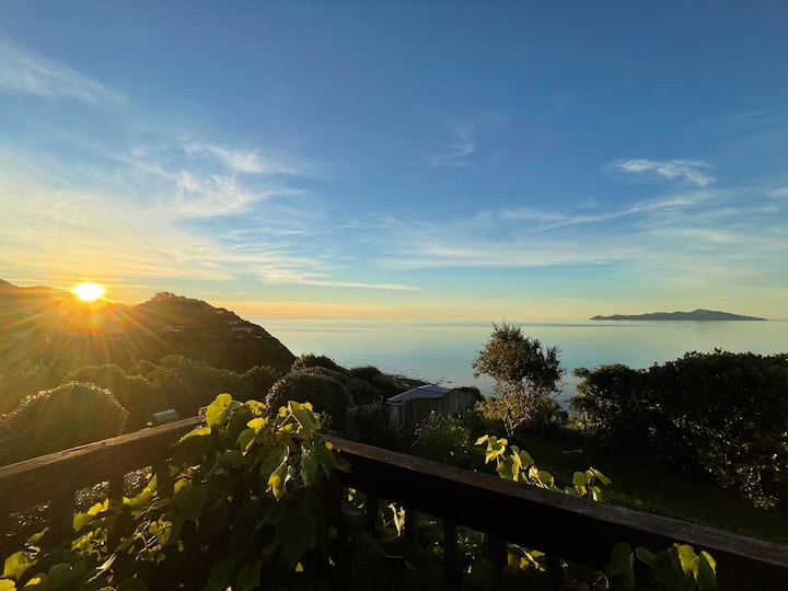 Oceanview Family Retreat - Pukerua Bay - Porirua