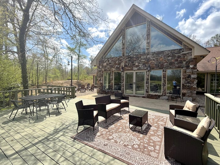 Southern Delight | Creekside Hideaway Near Crater - Crater of Diamonds State Park, Murfreesboro