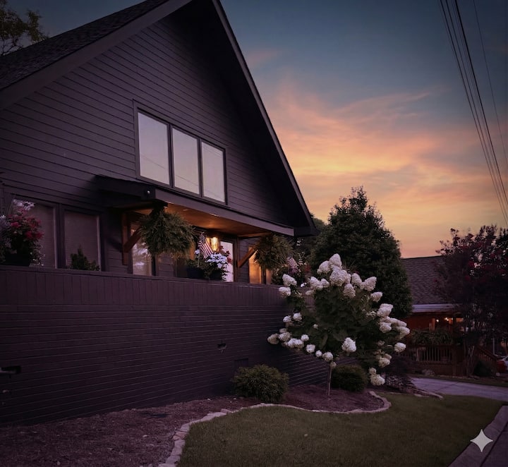 Modern, Three-bedroom House! 5 Min From Downtown! - Chattanooga, TN