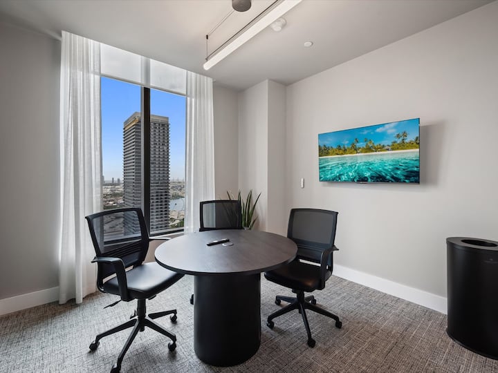 Miami Skyline Family Residence | 501 First #2012 - Miami, FL