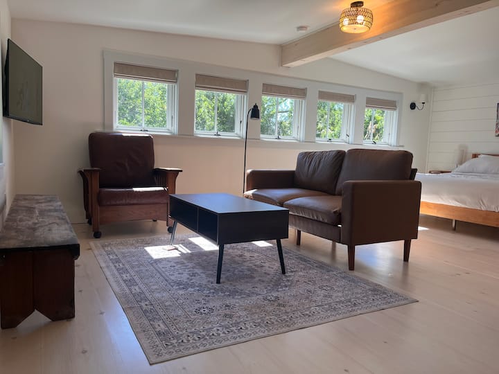 Beautiful Studio Right In Town - Block Island, RI