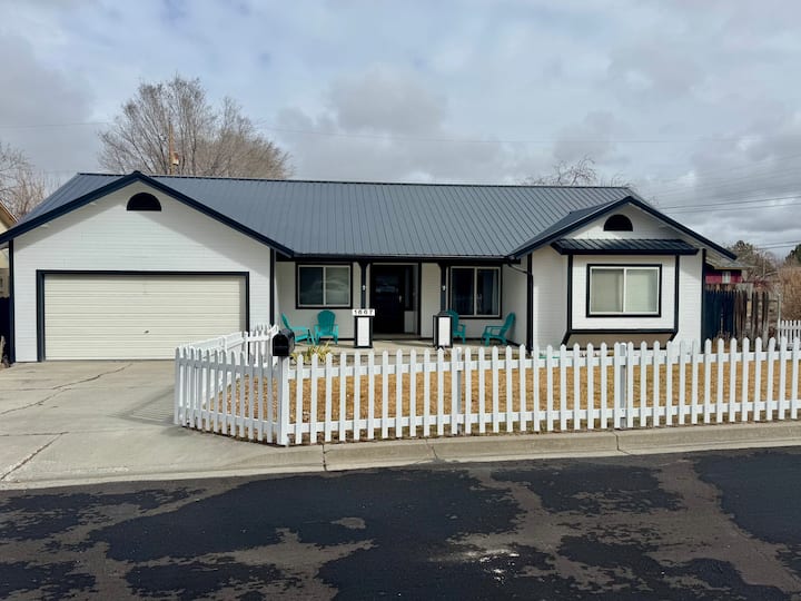 The White House - Winnemucca, NV