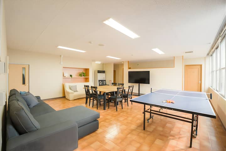 【瀬戸内の絶景・140㎡広々一棟貸切】今夜くらいは時間を忘れて|友人6名で卓球・テニス・語らう夜 - 竹原市