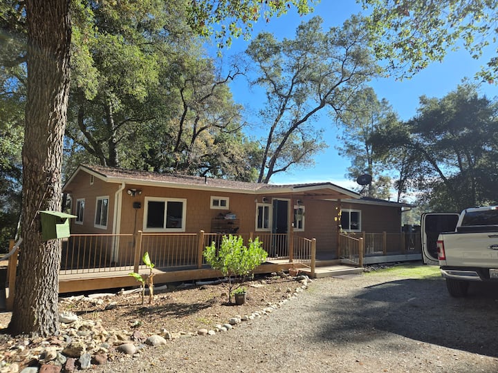 A Little Hidden Gem In The Middle Of Wine Country. - Lake Nacimiento, CA