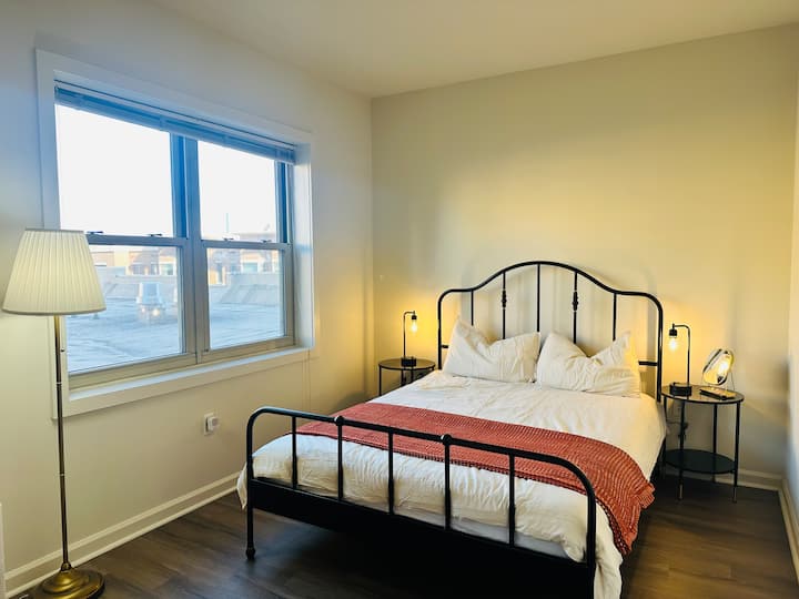 Luxury Studio W/ Manhattan Skyline View • 15 Min - West New York, NJ