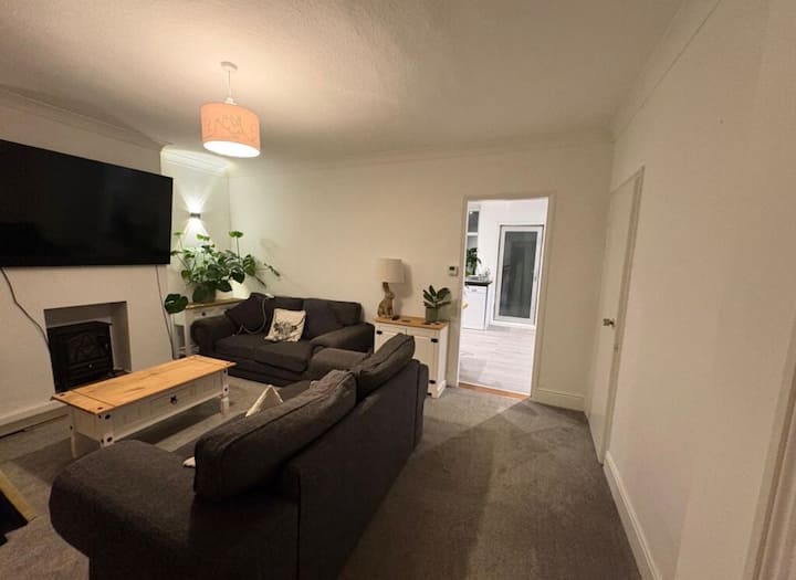 Spacious 3-bed Terrace | Smart Tv | Great Links - Stowmarket